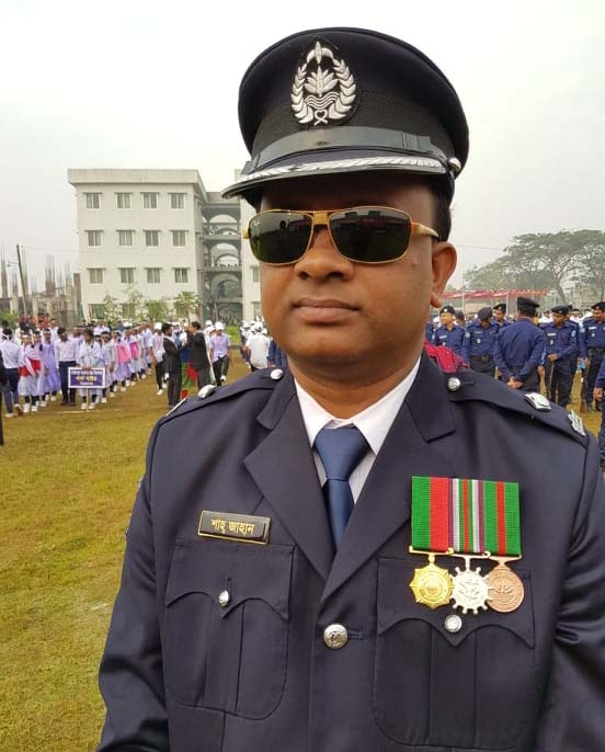 Police officer saves people risking his life | The Asian Age Online ...