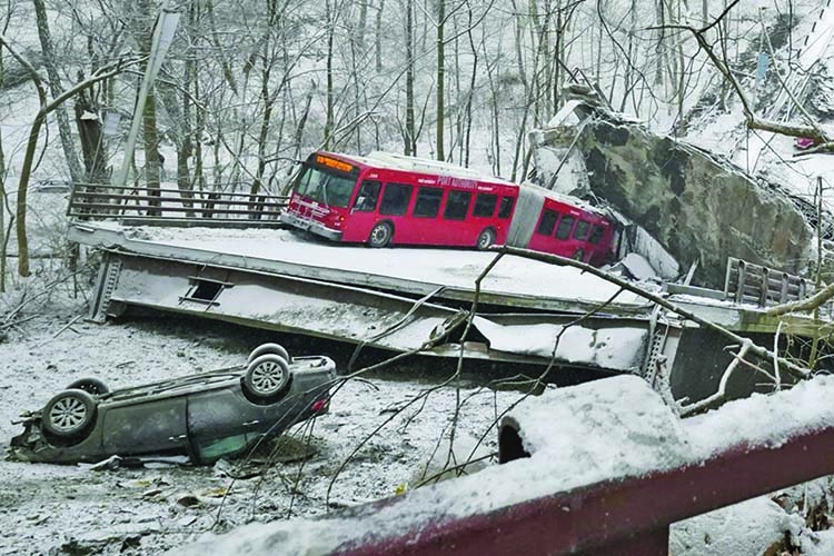 Pittsburgh bridge collapses, drops city bus into ravine | The Asian Age ...