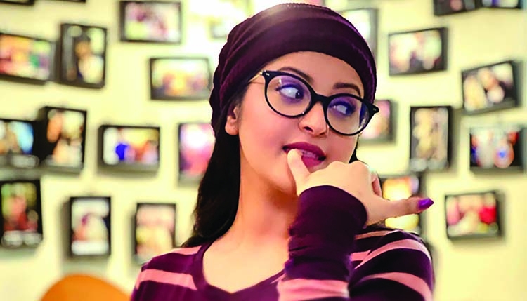 Pori Moni runs away to escape fans | The Asian Age Online, Bangladesh