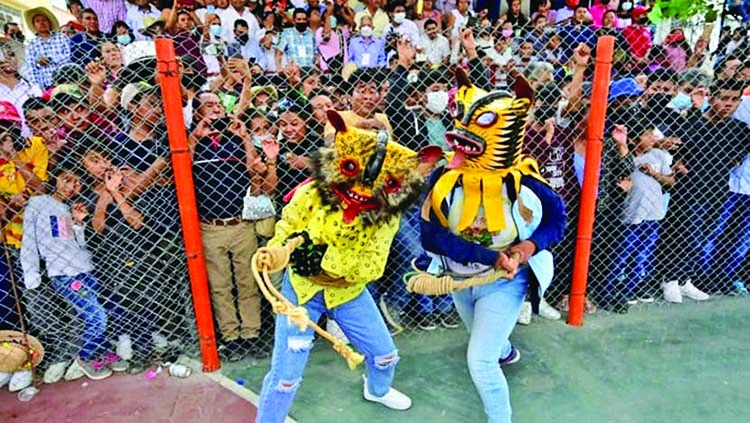Mexican tiger fight ritual draws blood to bring rain | The Asian Age ...