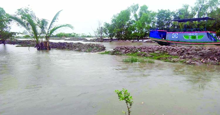 Low-lying areas inundated as embankment collapses in Khulna | The Asian ...