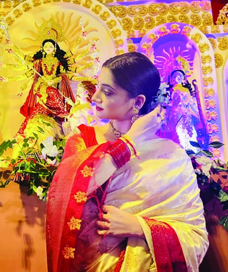 Puja celebrates Bijoya Dashami with family, friends | The Asian Age ...