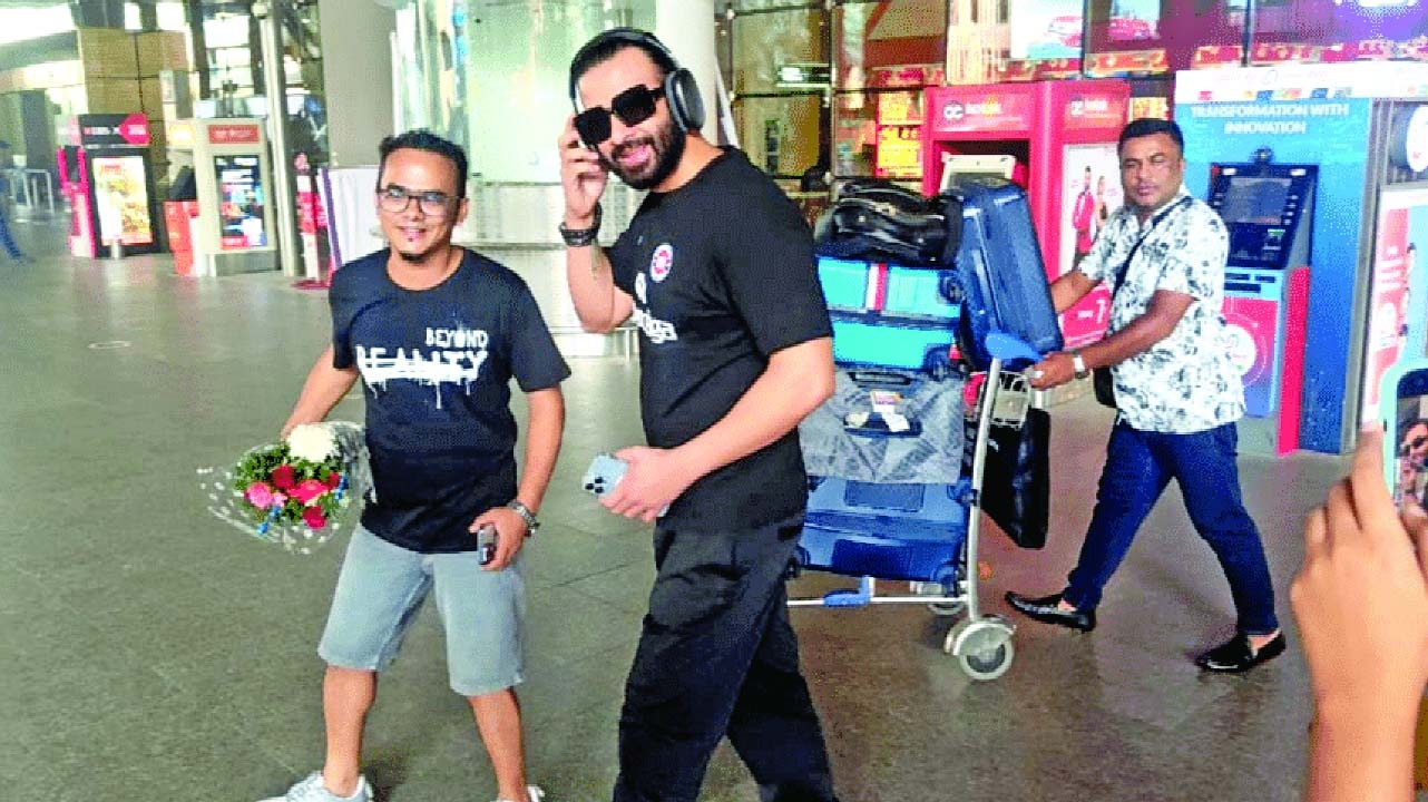 Shakib Khan arrives in Mumbai for 'Dorod’ shooting | The Asian Age ...