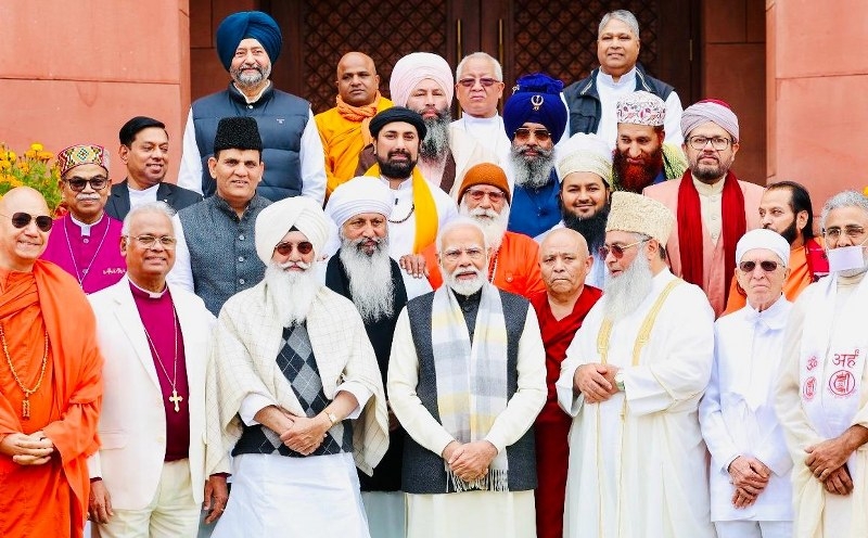 A delightful experience, says PM Modi after meeting minority religious ...
