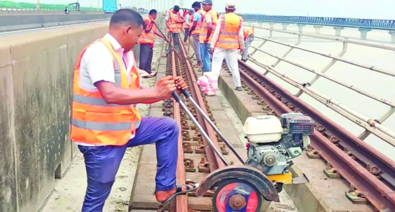 Rail tracks being removed from Jamuna Bridge to widen road | The Asian ...