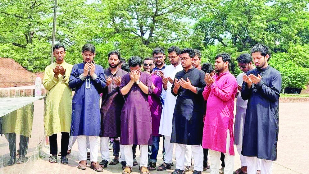 Newly elected DUCSU leaders pay homage to martyred intellectuals | The ...